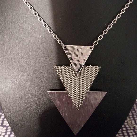 Influence | Jewelry | Nwt Triple Triangle Silvertone Necklace | Poshmark